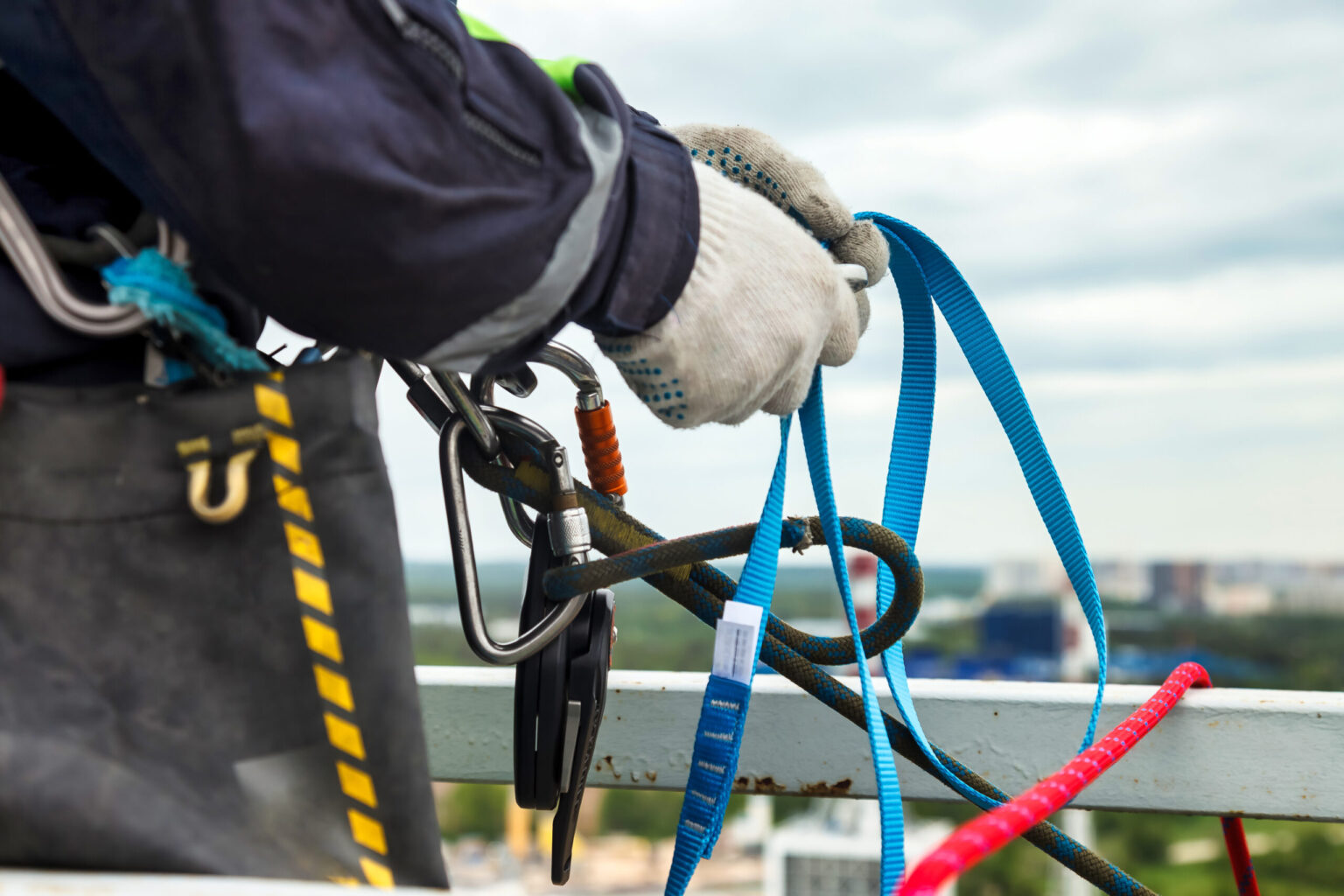 Fall Arrest Vs Fall Restraint: Know The Key Differences Between The Terms